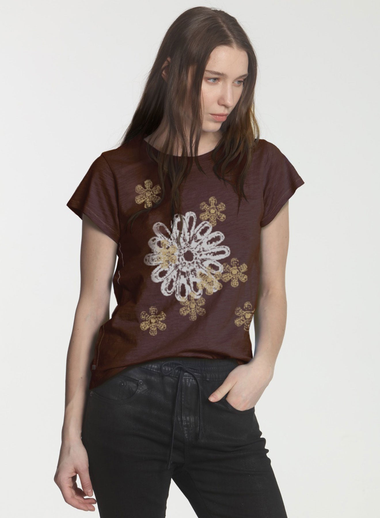 LABEL+thread Women's Graphic Ava Cotton Tee - Maroon Daisy Flower