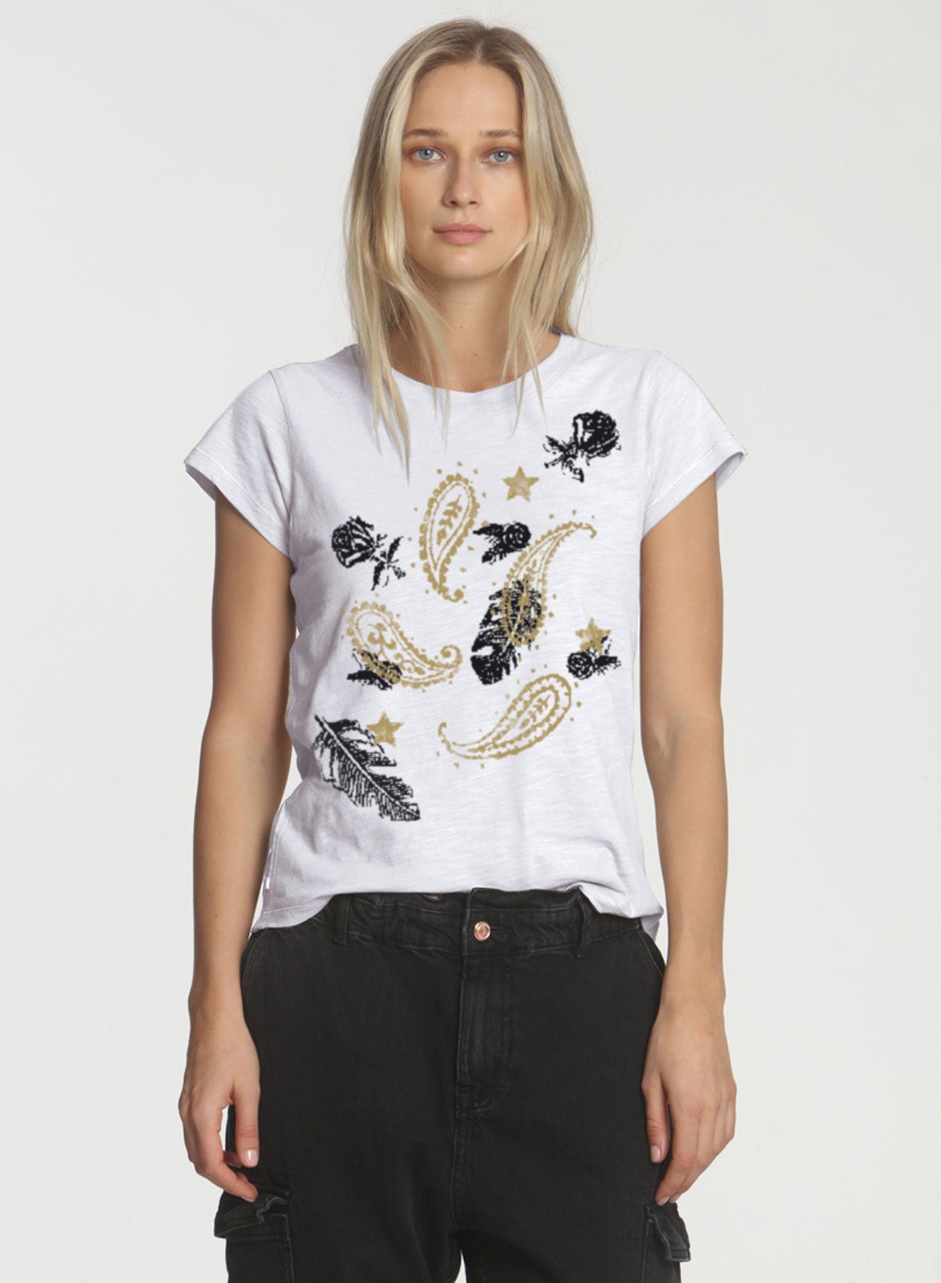 LABEL+thread Women's Graphic Ava Cotton Tee - White Paisley Feathers