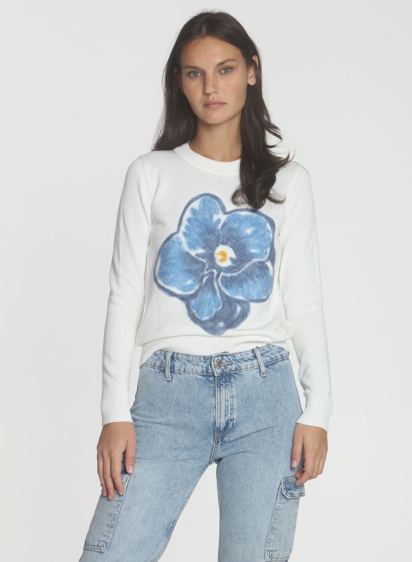 LABEL+thread Women's Cotton Fiona Flower Crew - White