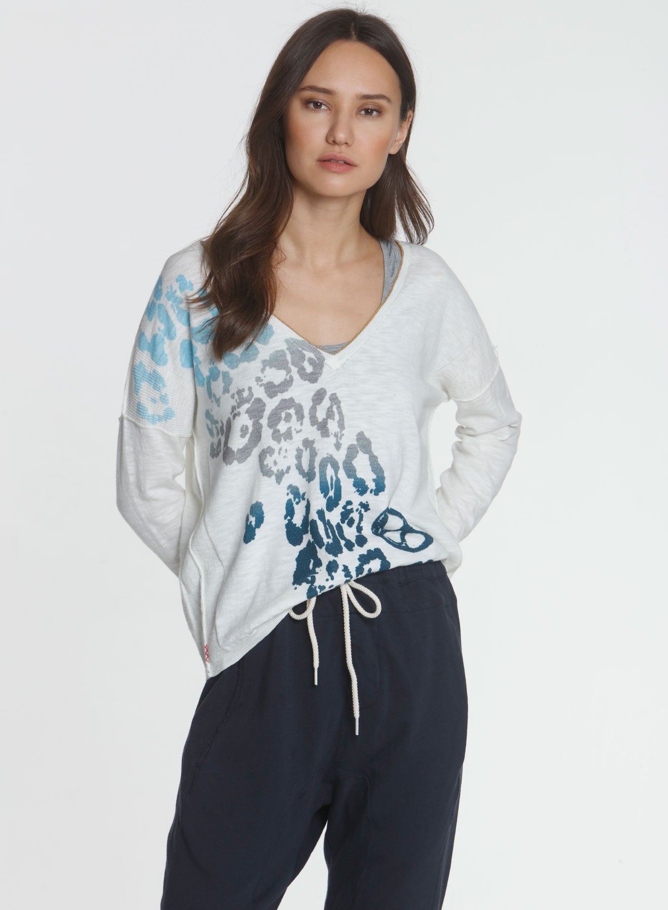 LABEL+thread Women's Cotton World Peace Vee - White