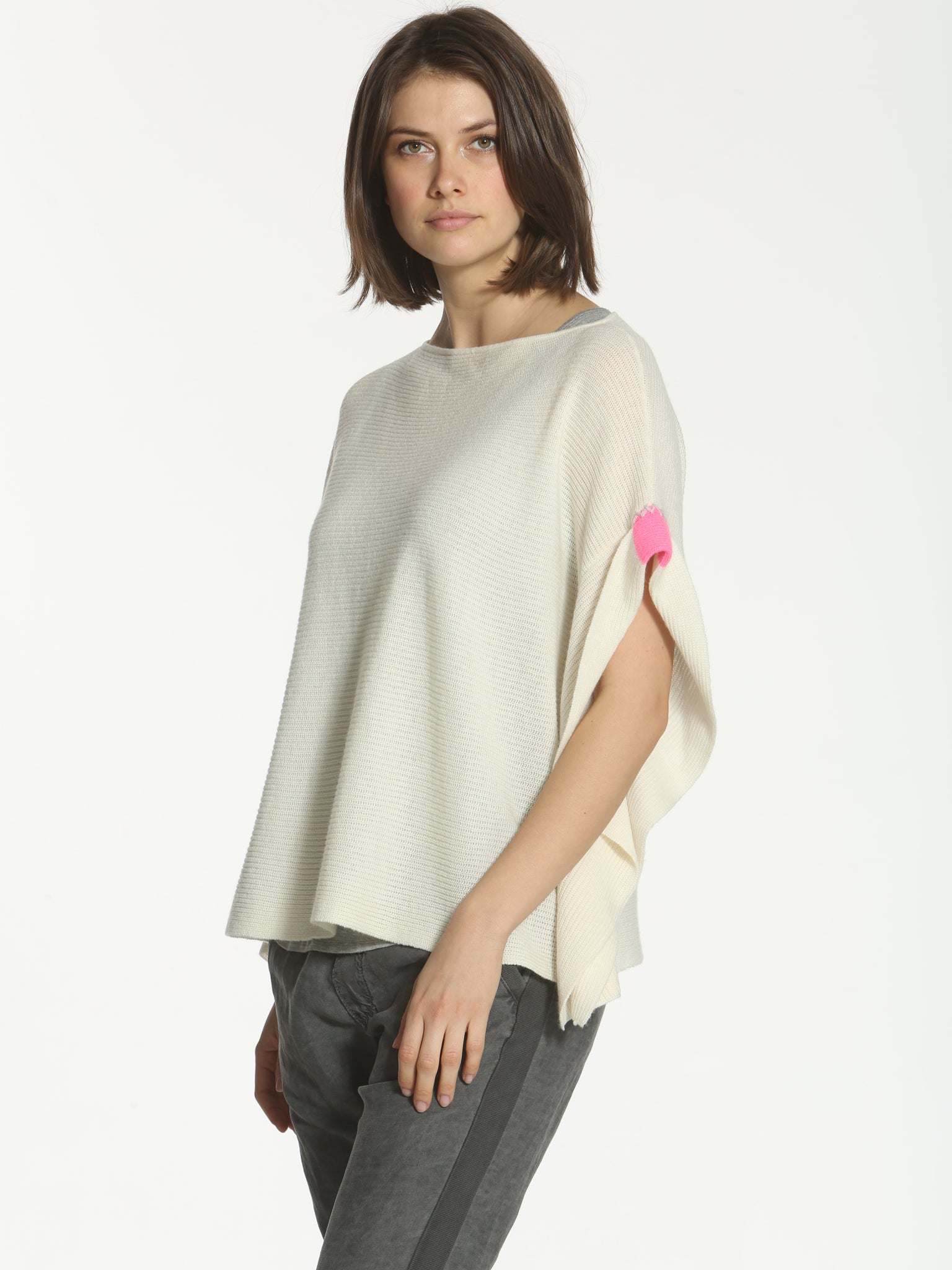 Luxe Manta Cape - White – LABEL+thread